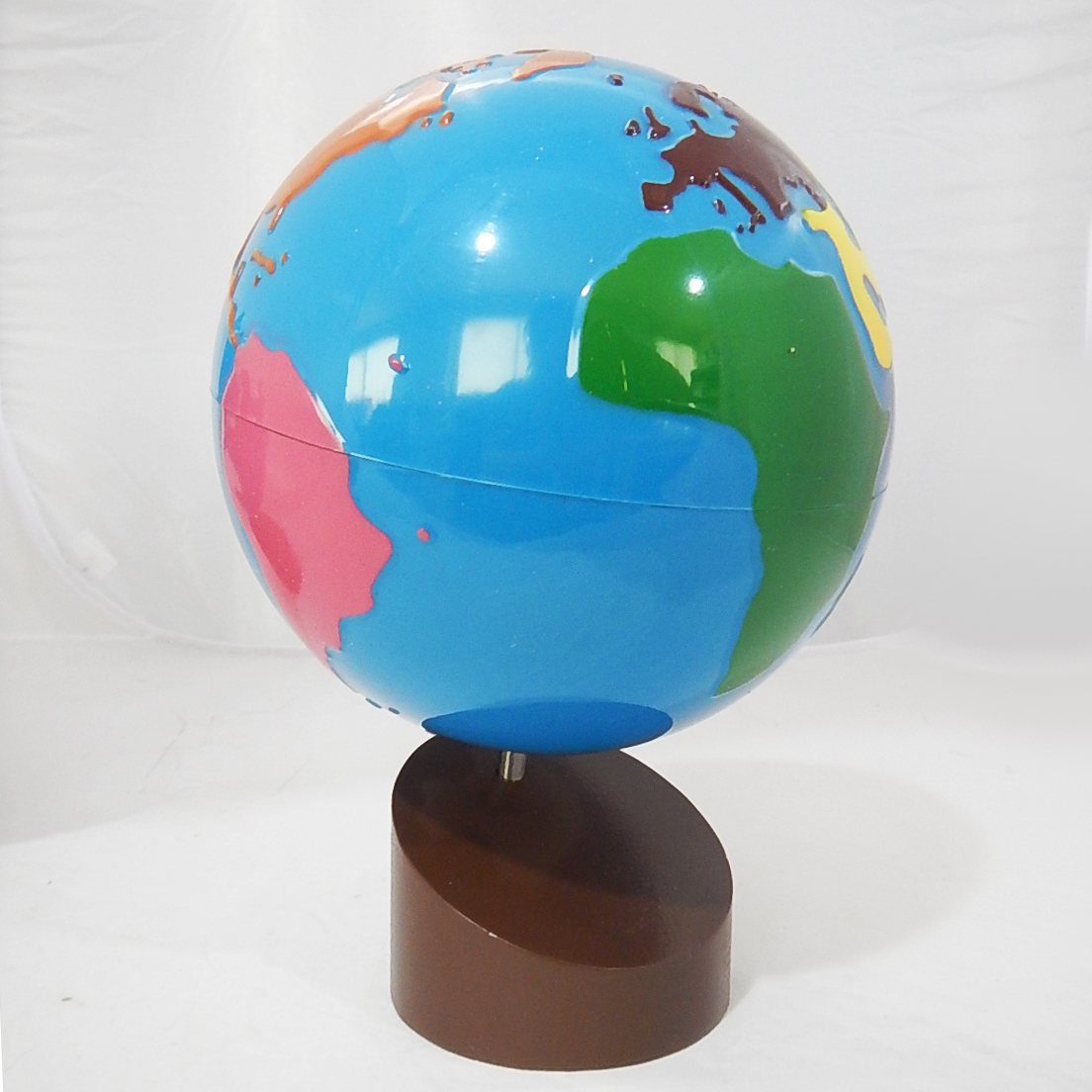 ลูกโลกสีแสดงทวีปและมหาสมุทร (The Color Globes) - AlterAce