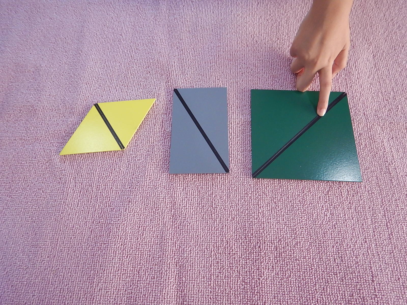 สามเหลี่ยมในมุมสี่เหลี่ยมหลากสี (Constructive Triangles : Rectangular Box 1) - AlterAce